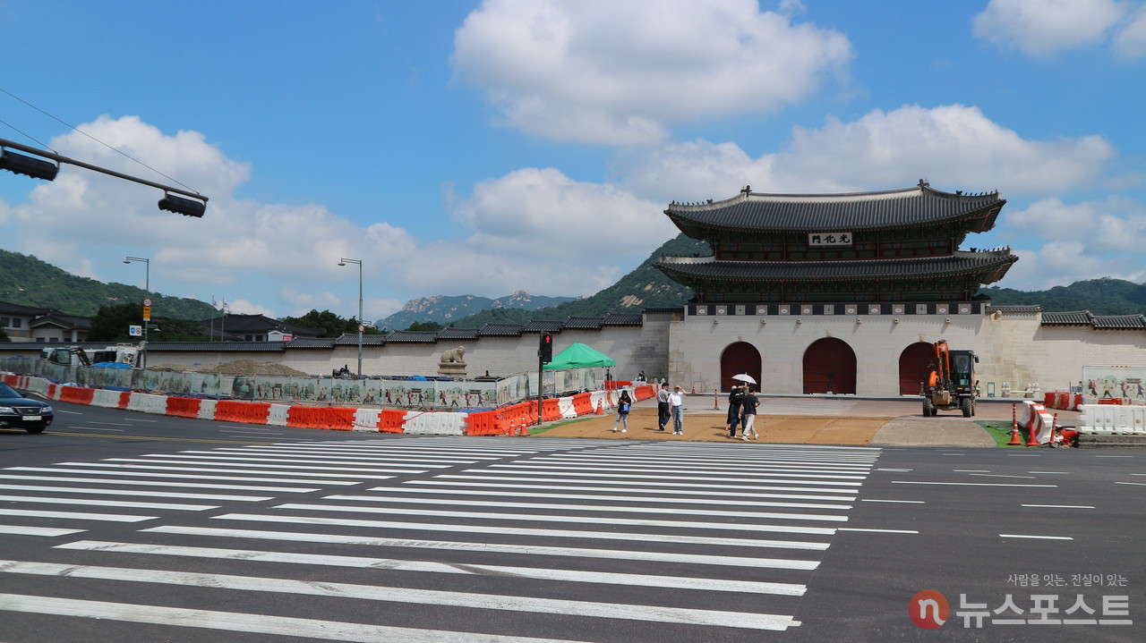 [도시탐구] ‘시민품으로’ 온 광화문 광장, 마냥 편하지 않은 이유