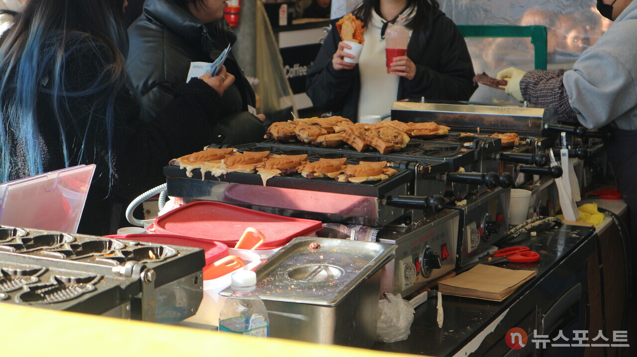 [붕어빵 이야기] ① 어떻게 겨울철 '국민 간식' 되었나
